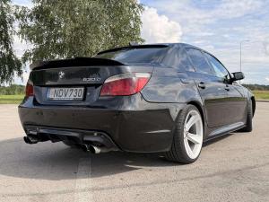 Melns BMW 530 2004 Kuršėnai, ar dzinēja tilpumu 2.99 L un nobraukumu 440 tūkst. km par 3750 €, foto 6 vietnē AUTOMOTO.COM.LV