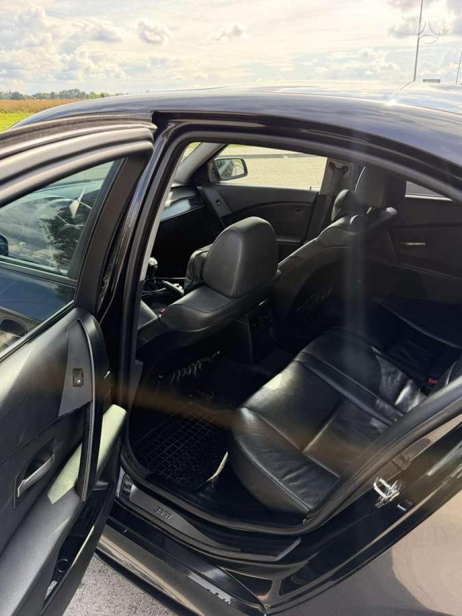 Melns BMW 530 2004 Kuršėnai, ar dzinēja tilpumu 2.99 L un nobraukumu 440 tūkst. km par 3750 €, foto 14 vietnē AUTOMOTO.COM.LV