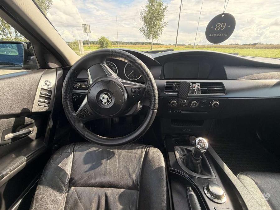 Melns BMW 530 2004 Kuršėnai, ar dzinēja tilpumu 2.99 L un nobraukumu 440 tūkst. km par 3750 €, foto 17 vietnē AUTOMOTO.COM.LV