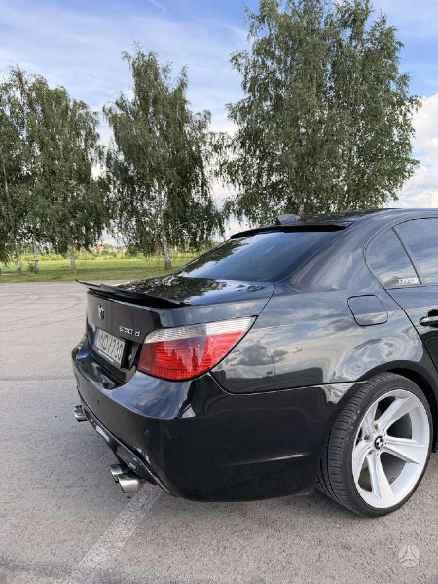 Melns BMW 530 2004 Kuršėnai, ar dzinēja tilpumu 2.99 L un nobraukumu 440 tūkst. km par 3750 €, foto 21 vietnē AUTOMOTO.COM.LV