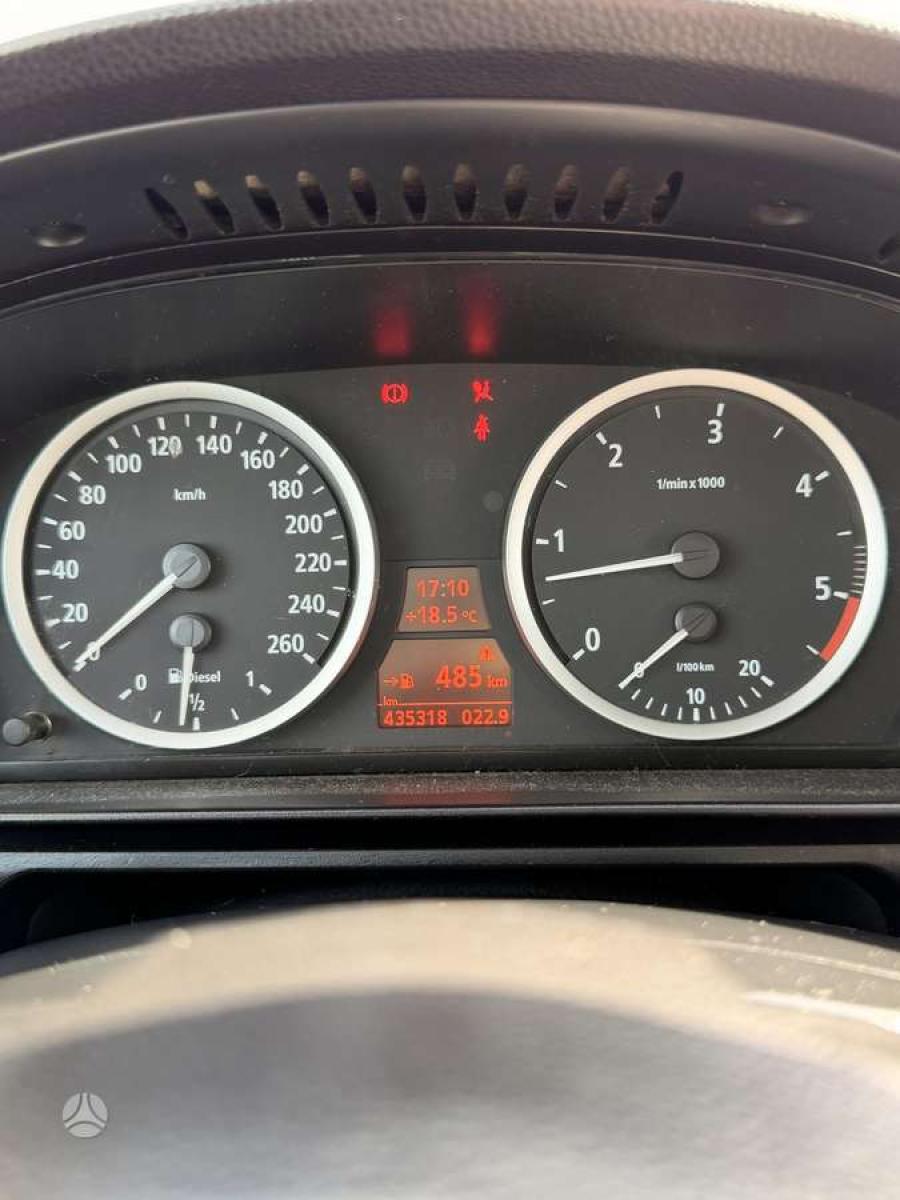 Melns BMW 530 2004 Kuršėnai, ar dzinēja tilpumu 2.99 L un nobraukumu 440 tūkst. km par 3750 €, foto 23 vietnē AUTOMOTO.COM.LV