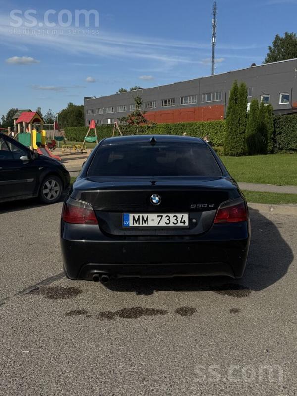 Melns BMW 530 2004 Daugavpils, ar dzinēja tilpumu 3.00 L un nobraukumu 322 tūkst. km par 2590 €, foto 1 vietnē AUTOMOTO.COM.LV