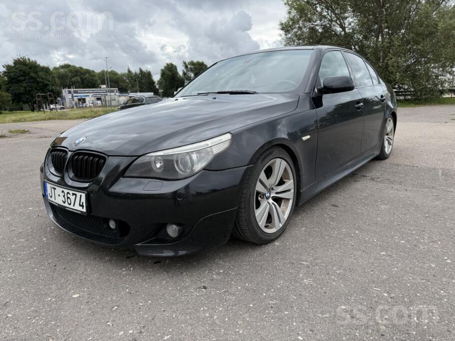 Black BMW 530 2004 in Liepaja, with an engine capacity of 3.00 L and mileage of 370 thousand km for 4200 €, photo 4 on AUTOMOTO.COM.LV