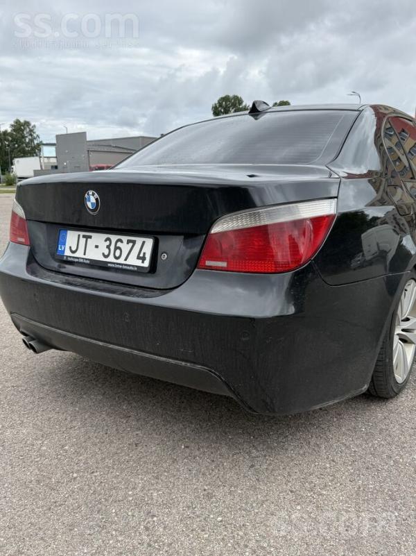 Melns BMW 530 2004 Liepāja, ar dzinēja tilpumu 3.00 L un nobraukumu 370 tūkst. km par 4200 €, foto 5 vietnē AUTOMOTO.COM.LV