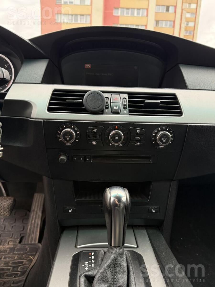 Black BMW 530 2004 in Liepaja, with an engine capacity of 3.00 L and mileage of 370 thousand km for 4200 €, photo 9 on AUTOMOTO.COM.LV