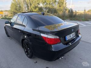 Melns BMW 530 2004 Viļņa, ar dzinēja tilpumu 3.00 L un nobraukumu 430 tūkst. km par 4650 €, foto 12 vietnē AUTOMOTO.COM.LV
