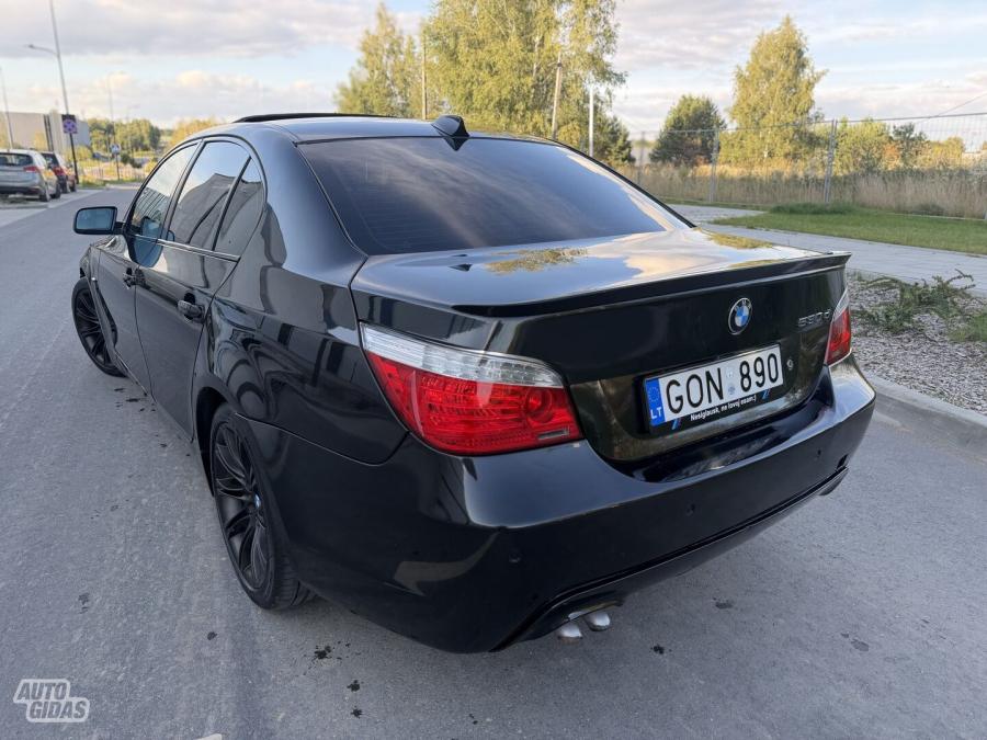Melns BMW 530 2004 Viļņa, ar dzinēja tilpumu 3.00 L un nobraukumu 430 tūkst. km par 4650 €, foto 14 vietnē AUTOMOTO.COM.LV