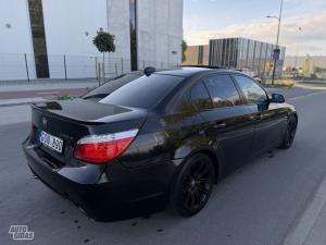 Melns BMW 530 2004 Viļņa, ar dzinēja tilpumu 3.00 L un nobraukumu 430 tūkst. km par 4650 €, foto 16 vietnē AUTOMOTO.COM.LV