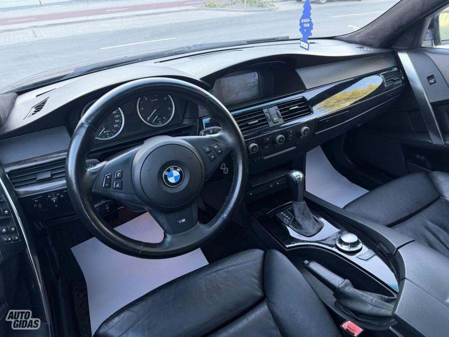 Melns BMW 530 2004 Viļņa, ar dzinēja tilpumu 3.00 L un nobraukumu 430 tūkst. km par 4650 €, foto 21 vietnē AUTOMOTO.COM.LV