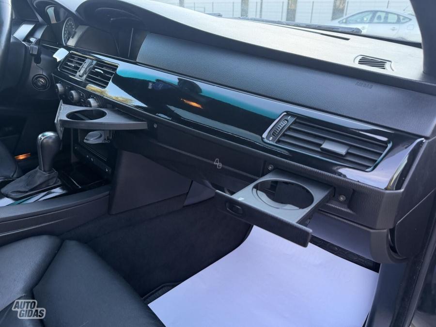 Melns BMW 530 2004 Viļņa, ar dzinēja tilpumu 3.00 L un nobraukumu 430 tūkst. km par 4650 €, foto 27 vietnē AUTOMOTO.COM.LV