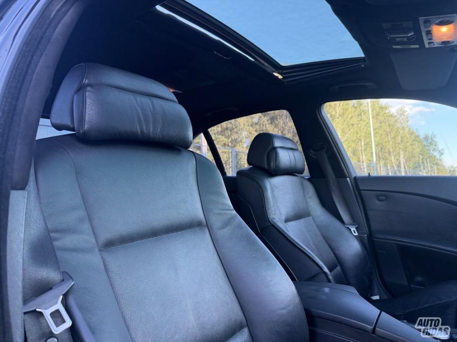 Melns BMW 530 2004 Viļņa, ar dzinēja tilpumu 3.00 L un nobraukumu 430 tūkst. km par 4650 €, foto 28 vietnē AUTOMOTO.COM.LV
