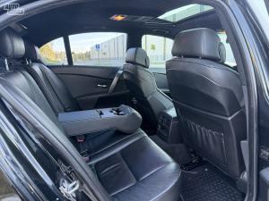 Melns BMW 530 2004 Viļņa, ar dzinēja tilpumu 3.00 L un nobraukumu 430 tūkst. km par 4650 €, foto 29 vietnē AUTOMOTO.COM.LV