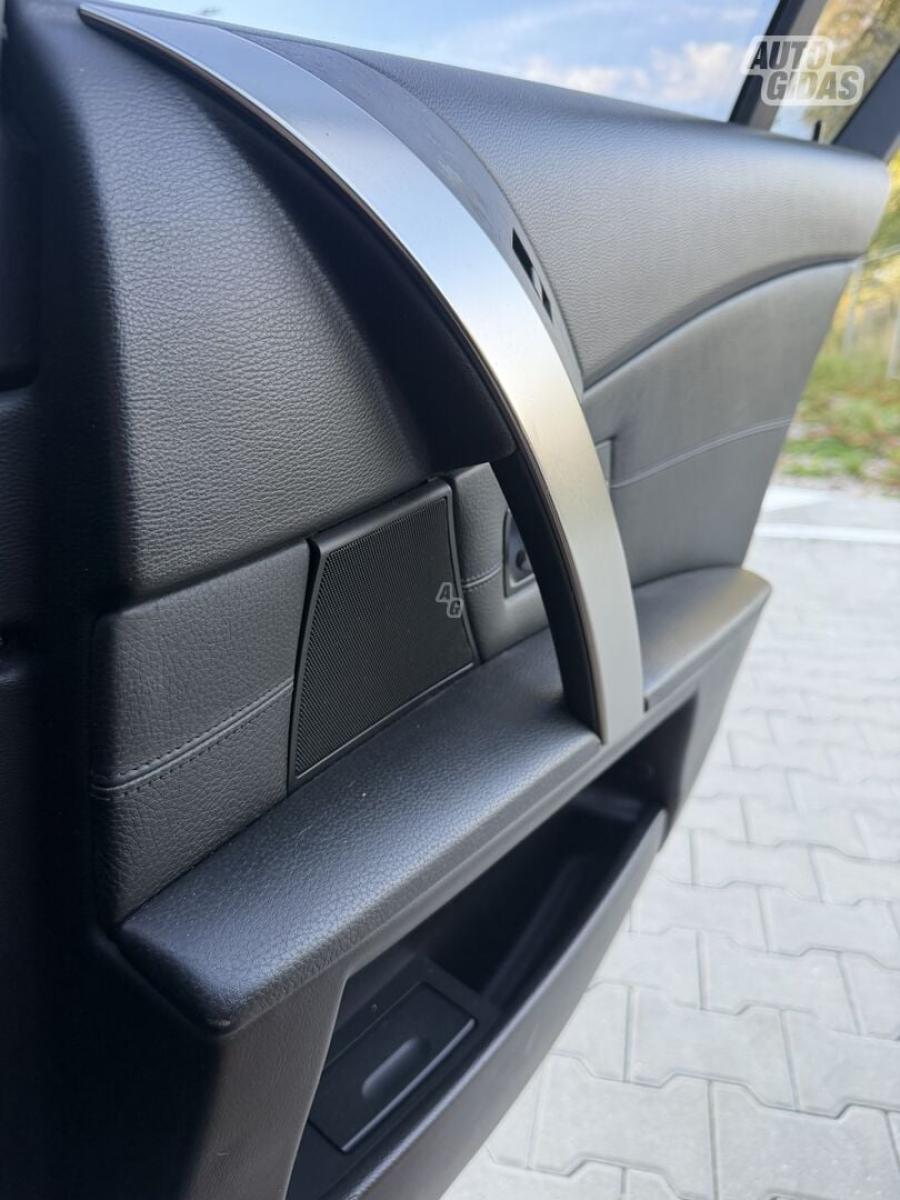 Melns BMW 530 2004 Viļņa, ar dzinēja tilpumu 3.00 L un nobraukumu 430 tūkst. km par 4650 €, foto 31 vietnē AUTOMOTO.COM.LV