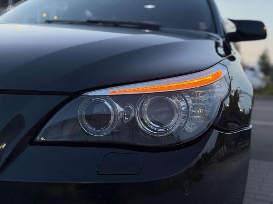 Black BMW 530 2004 in Vilnius, with an engine capacity of 2.99 L and mileage of 450 thousand km for 4750 €, photo 9 on AUTOMOTO.COM.LV