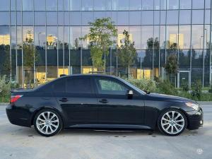 Black BMW 530 2004 in Vilnius, with an engine capacity of 2.99 L and mileage of 450 thousand km for 4750 €, photo 12 on AUTOMOTO.COM.LV