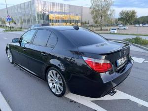 Black BMW 530 2004 in Vilnius, with an engine capacity of 2.99 L and mileage of 450 thousand km for 4750 €, photo 14 on AUTOMOTO.COM.LV