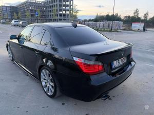 Black BMW 530 2004 in Vilnius, with an engine capacity of 2.99 L and mileage of 450 thousand km for 4750 €, photo 15 on AUTOMOTO.COM.LV