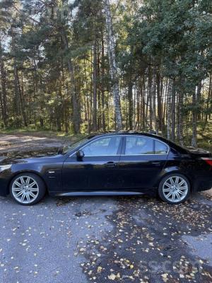 Melns BMW 530 2004 Limbaži, ar dzinēja tilpumu 3.00 L un nobraukumu 422 tūkst. km par 5000 €, foto 4 vietnē AUTOMOTO.COM.LV