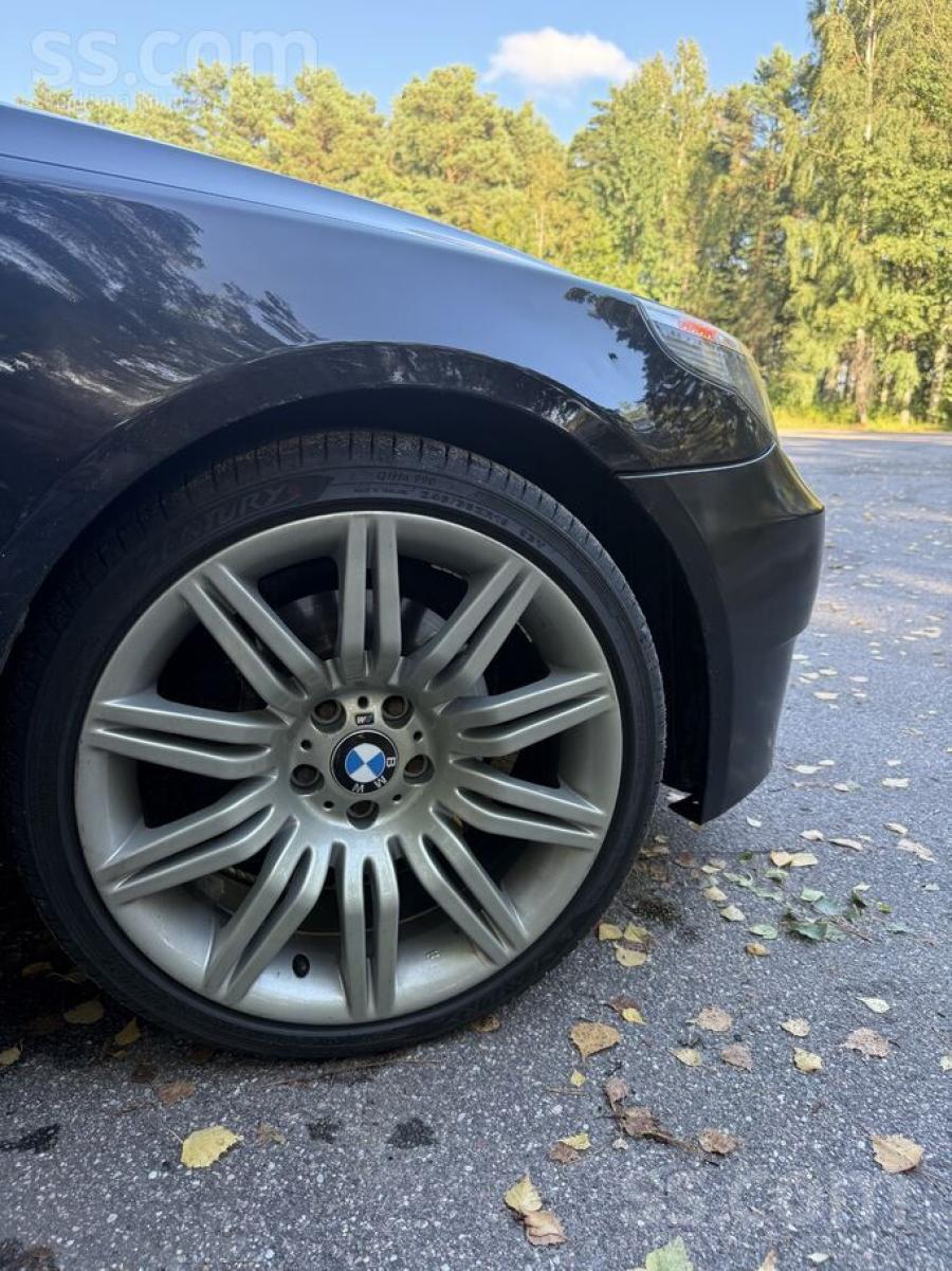 Melns BMW 530 2004 Limbaži, ar dzinēja tilpumu 3.00 L un nobraukumu 422 tūkst. km par 5000 €, foto 7 vietnē AUTOMOTO.COM.LV