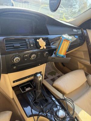 Melns BMW 530 2004 Limbaži, ar dzinēja tilpumu 3.00 L un nobraukumu 422 tūkst. km par 5000 €, foto 15 vietnē AUTOMOTO.COM.LV