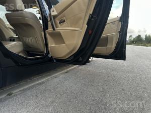 Melns BMW 530 2004 Rīga, ar dzinēja tilpumu 3.00 L un nobraukumu 360 tūkst. km par 4750 €, foto 12 vietnē AUTOMOTO.COM.LV