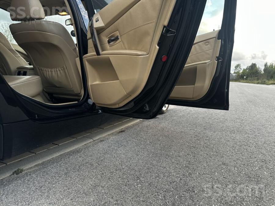Melns BMW 530 2004 Rīga, ar dzinēja tilpumu 3.00 L un nobraukumu 360 tūkst. km par 4750 €, foto 12 vietnē AUTOMOTO.COM.LV