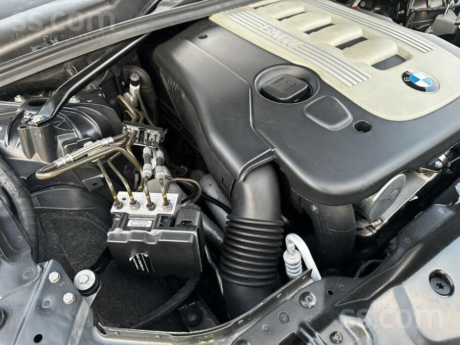 Melns BMW 530 2004 Rīga, ar dzinēja tilpumu 3.00 L un nobraukumu 360 tūkst. km par 4750 €, foto 26 vietnē AUTOMOTO.COM.LV