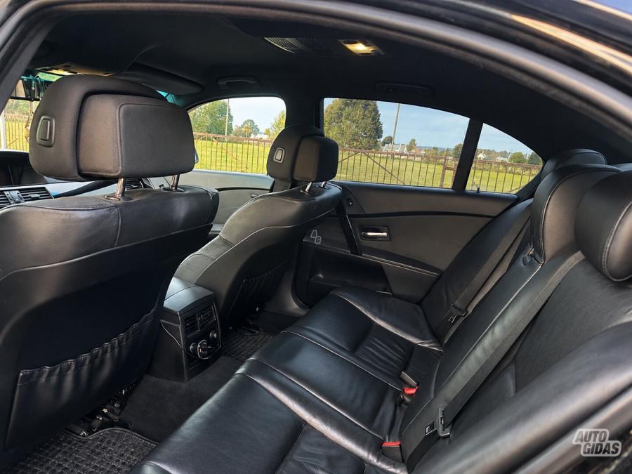 Melns BMW 530 2004 Kelmė, ar dzinēja tilpumu 3.00 L un nobraukumu 413 tūkst. km par 4100 €, foto 9 vietnē AUTOMOTO.COM.LV