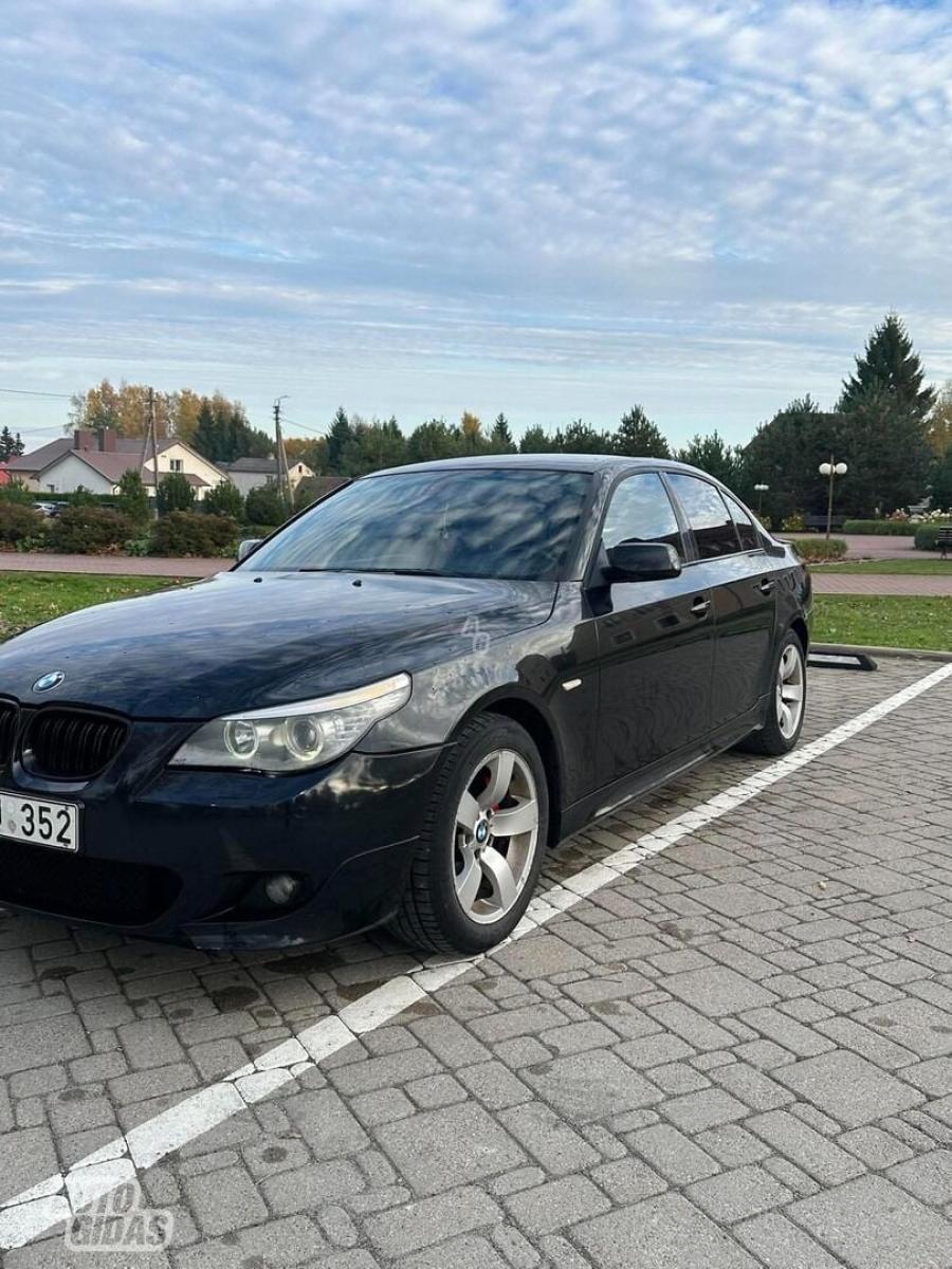 Melns BMW 530 2004 Kelmė, ar dzinēja tilpumu 3.00 L un nobraukumu 413 tūkst. km par 4100 €, foto 15 vietnē AUTOMOTO.COM.LV