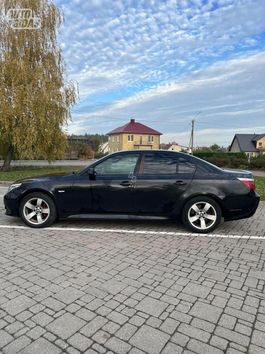 Melns BMW 530 2004 Kelmė, ar dzinēja tilpumu 3.00 L un nobraukumu 413 tūkst. km par 4100 €, foto 17 vietnē AUTOMOTO.COM.LV