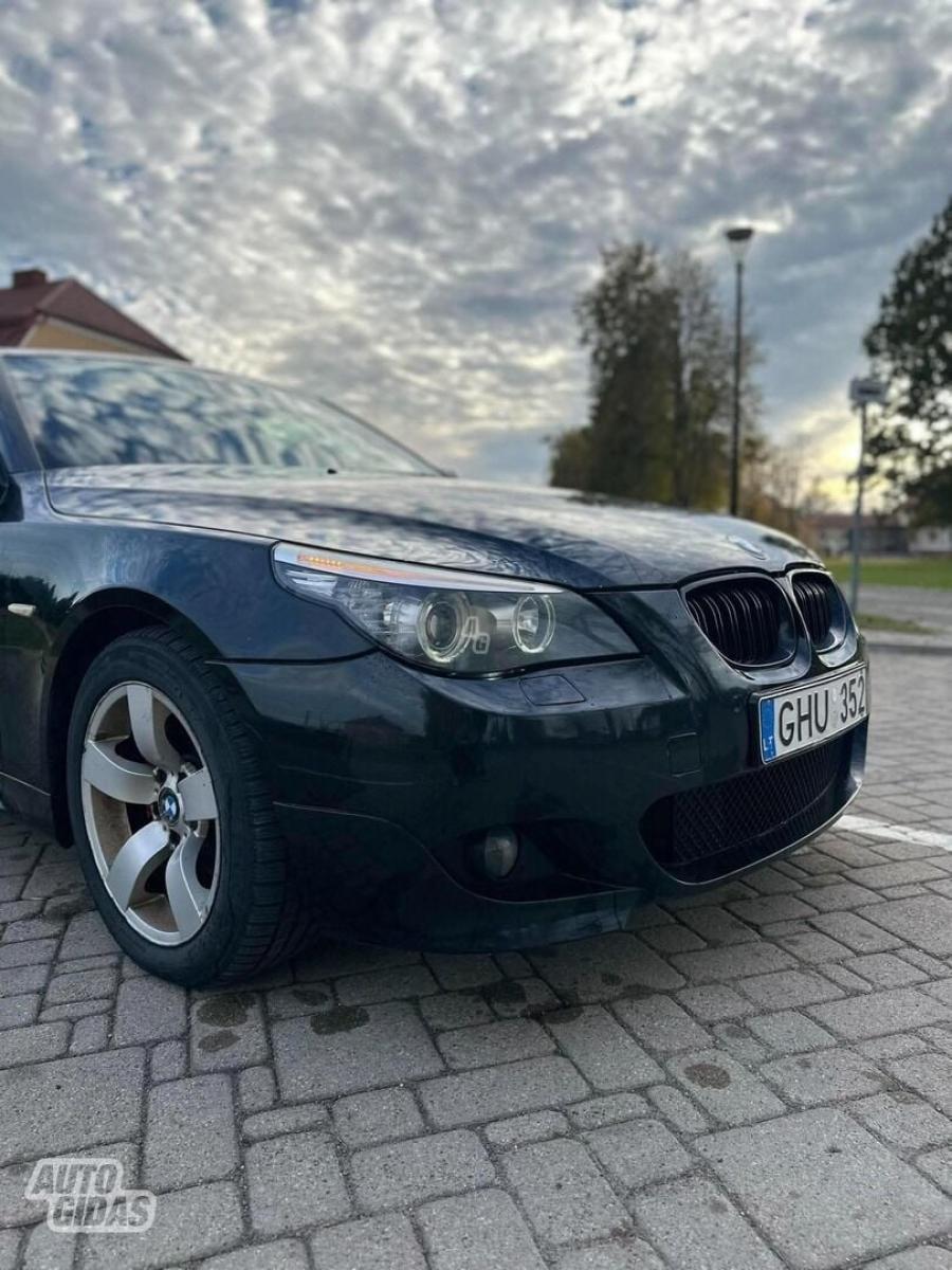 Melns BMW 530 2004 Kelmė, ar dzinēja tilpumu 3.00 L un nobraukumu 413 tūkst. km par 4100 €, foto 18 vietnē AUTOMOTO.COM.LV