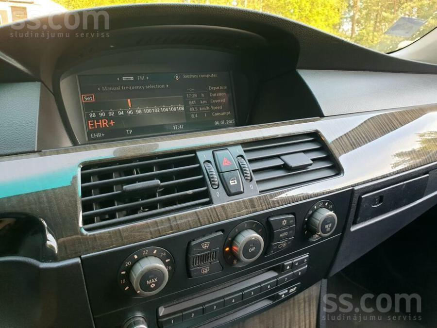 Melns BMW 530 2005 Rīga, ar dzinēja tilpumu 3.00 L un nobraukumu 382 tūkst. km par 2990 €, foto 3 vietnē AUTOMOTO.COM.LV