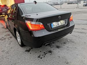 Black BMW 530 2005 in Kaisiadorys, with an engine capacity of 3.00 L and mileage of 362 thousand km for 4300 €, photo 10 on AUTOMOTO.COM.LV