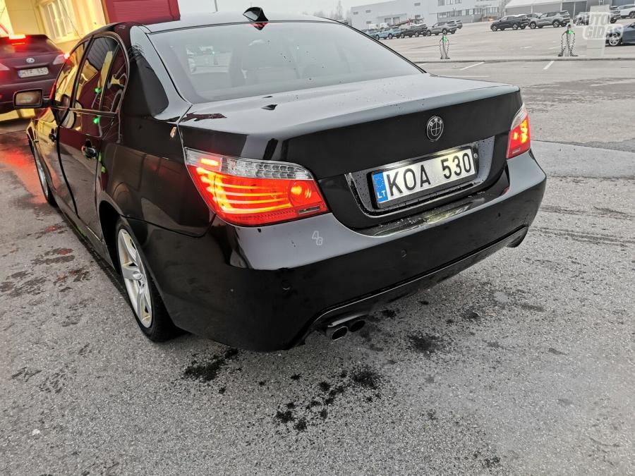 Black BMW 530 2005 in Kaisiadorys, with an engine capacity of 3.00 L and mileage of 362 thousand km for 4300 €, photo 10 on AUTOMOTO.COM.LV