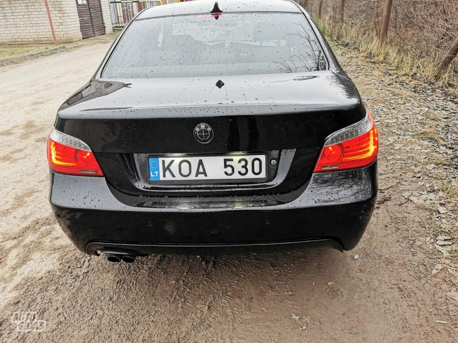 Black BMW 530 2005 in Kaisiadorys, with an engine capacity of 3.00 L and mileage of 362 thousand km for 4300 €, photo 12 on AUTOMOTO.COM.LV