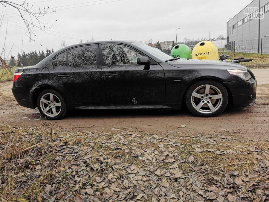 Black BMW 530 2005 in Kaisiadorys, with an engine capacity of 3.00 L and mileage of 362 thousand km for 4300 €, photo 15 on AUTOMOTO.COM.LV