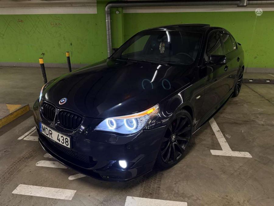 Black BMW 530 2005 in Vilnius, with an engine capacity of 2.50 L and mileage of 400 thousand km for 4999 €, photo 3 on AUTOMOTO.COM.LV