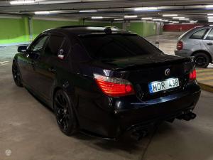 Black BMW 530 2005 in Vilnius, with an engine capacity of 2.50 L and mileage of 400 thousand km for 4999 €, photo 13 on AUTOMOTO.COM.LV