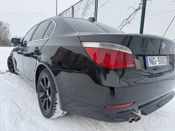 Melns BMW 530 2005 Jelgava, ar dzinēja tilpumu 3.00 L un nobraukumu 0 tūkst. km par 2950 €, foto 3 vietnē AUTOMOTO.COM.LV