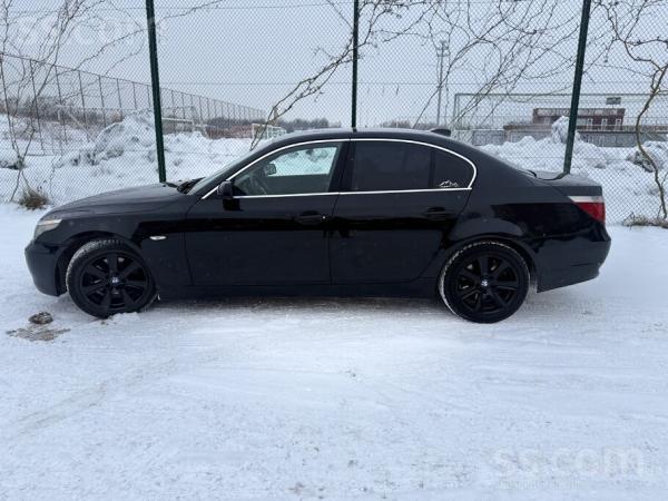 Melns BMW 530 2005 Jelgava, ar dzinēja tilpumu 3.00 L un nobraukumu 0 tūkst. km par 2950 €, foto 4 vietnē AUTOMOTO.COM.LV
