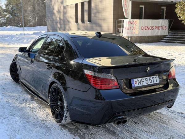 Black BMW 530 2005 in Vilnius, with an engine capacity of 0.00 L and mileage of 430 thousand km for 4100 €, photo 4 on AUTOMOTO.COM.LV
