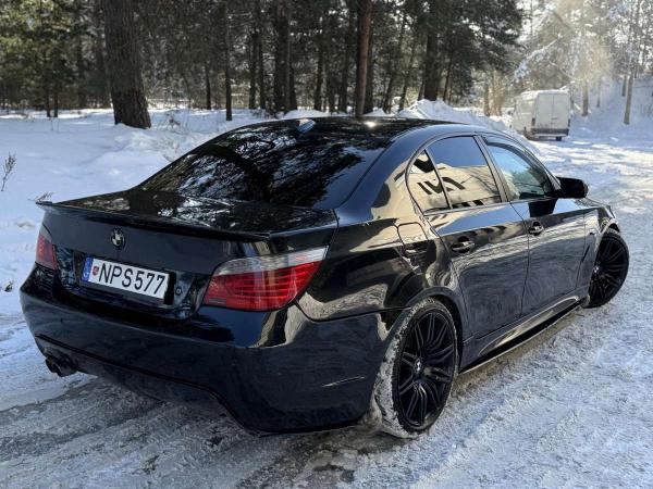 Black BMW 530 2005 in Vilnius, with an engine capacity of 0.00 L and mileage of 430 thousand km for 4100 €, photo 5 on AUTOMOTO.COM.LV