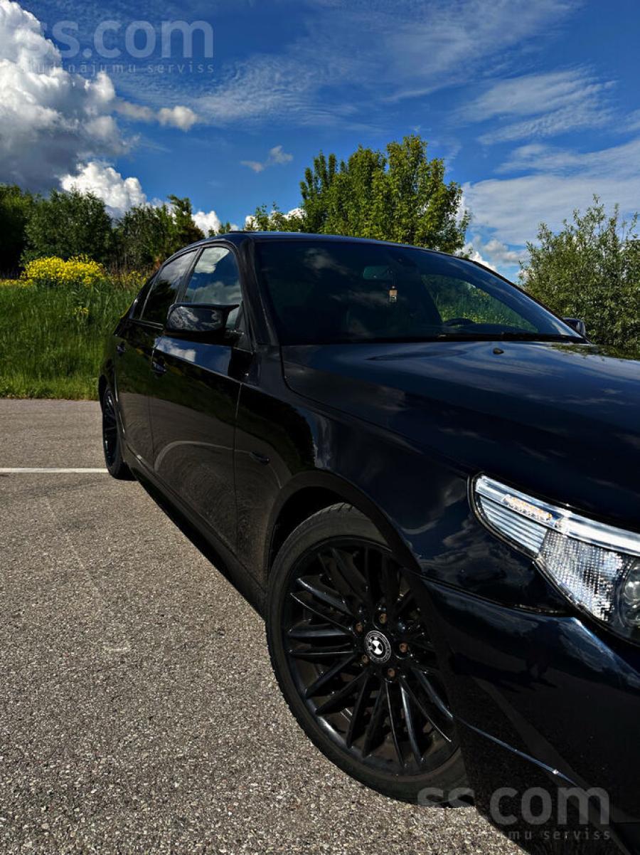 Melns BMW 530 2005 Daugavpils, ar dzinēja tilpumu 3.00 L un nobraukumu 334 tūkst. km par 5500 €, foto 3 vietnē AUTOMOTO.COM.LV