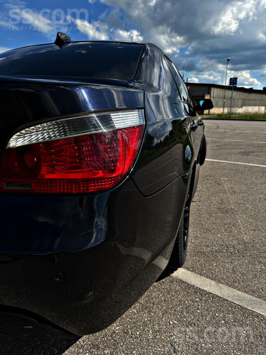 Melns BMW 530 2005 Daugavpils, ar dzinēja tilpumu 3.00 L un nobraukumu 334 tūkst. km par 5500 €, foto 5 vietnē AUTOMOTO.COM.LV