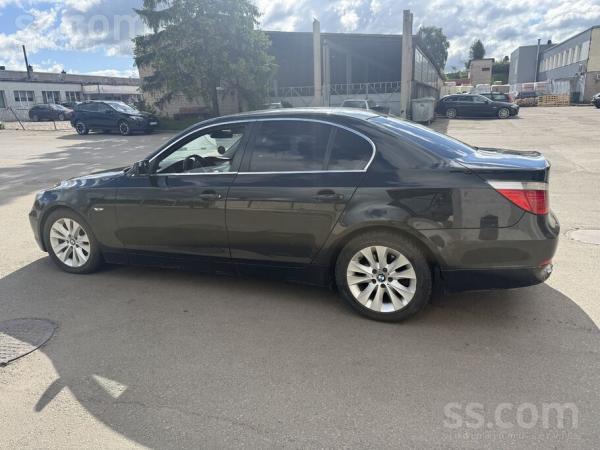 Black BMW 530 2005 in Rezekne, with an engine capacity of 3.00 L and mileage of 424 thousand km for 3900 €, photo 1 on AUTOMOTO.COM.LV