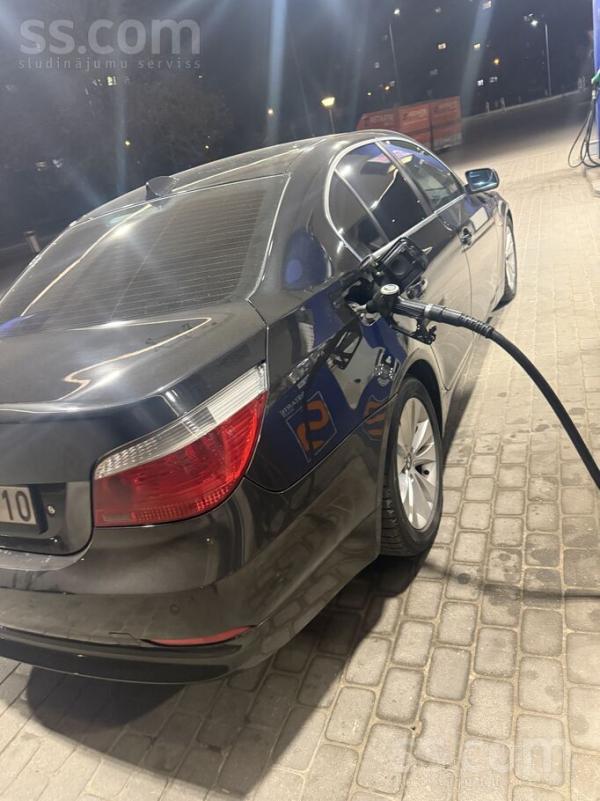 Black BMW 530 2005 in Rezekne, with an engine capacity of 3.00 L and mileage of 424 thousand km for 3900 €, photo 10 on AUTOMOTO.COM.LV