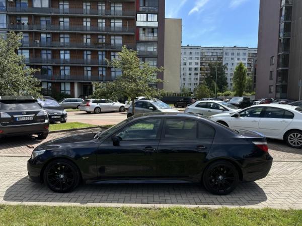Black BMW 530 2005 in Riga, with an engine capacity of 3.00 L and mileage of 380 thousand km for 4990 €, photo 2 on AUTOMOTO.COM.LV