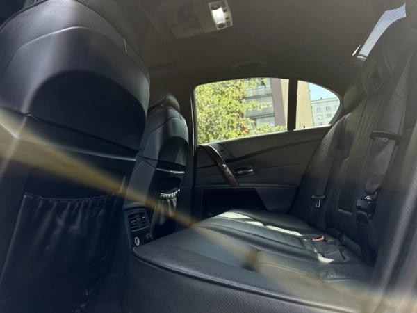 Black BMW 530 2005 in Riga, with an engine capacity of 3.00 L and mileage of 380 thousand km for 4990 €, photo 5 on AUTOMOTO.COM.LV