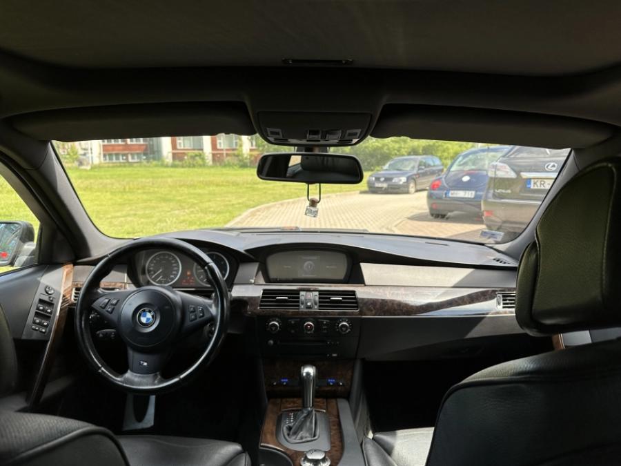 Black BMW 530 2005 in Riga, with an engine capacity of 3.00 L and mileage of 380 thousand km for 4990 €, photo 7 on AUTOMOTO.COM.LV