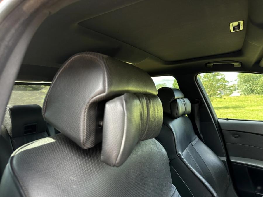 Black BMW 530 2005 in Riga, with an engine capacity of 3.00 L and mileage of 380 thousand km for 4990 €, photo 10 on AUTOMOTO.COM.LV